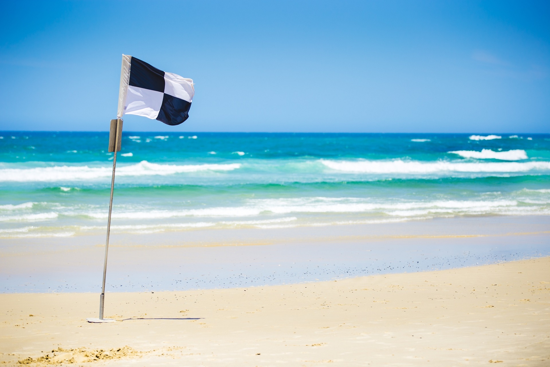 Was bedeuten die Flaggen am Strand? | Urlaubsguru